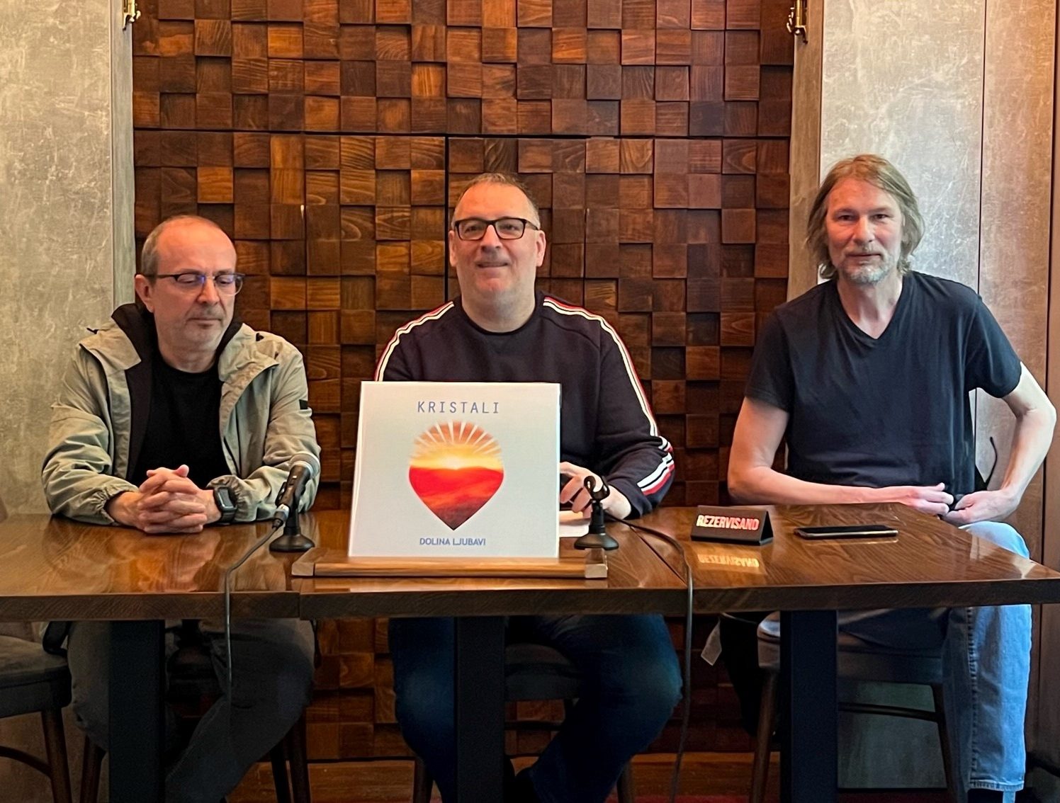 Vinilno izdanje albuma Dolina ljubavi grupe Kristali je u prodaji – Menart