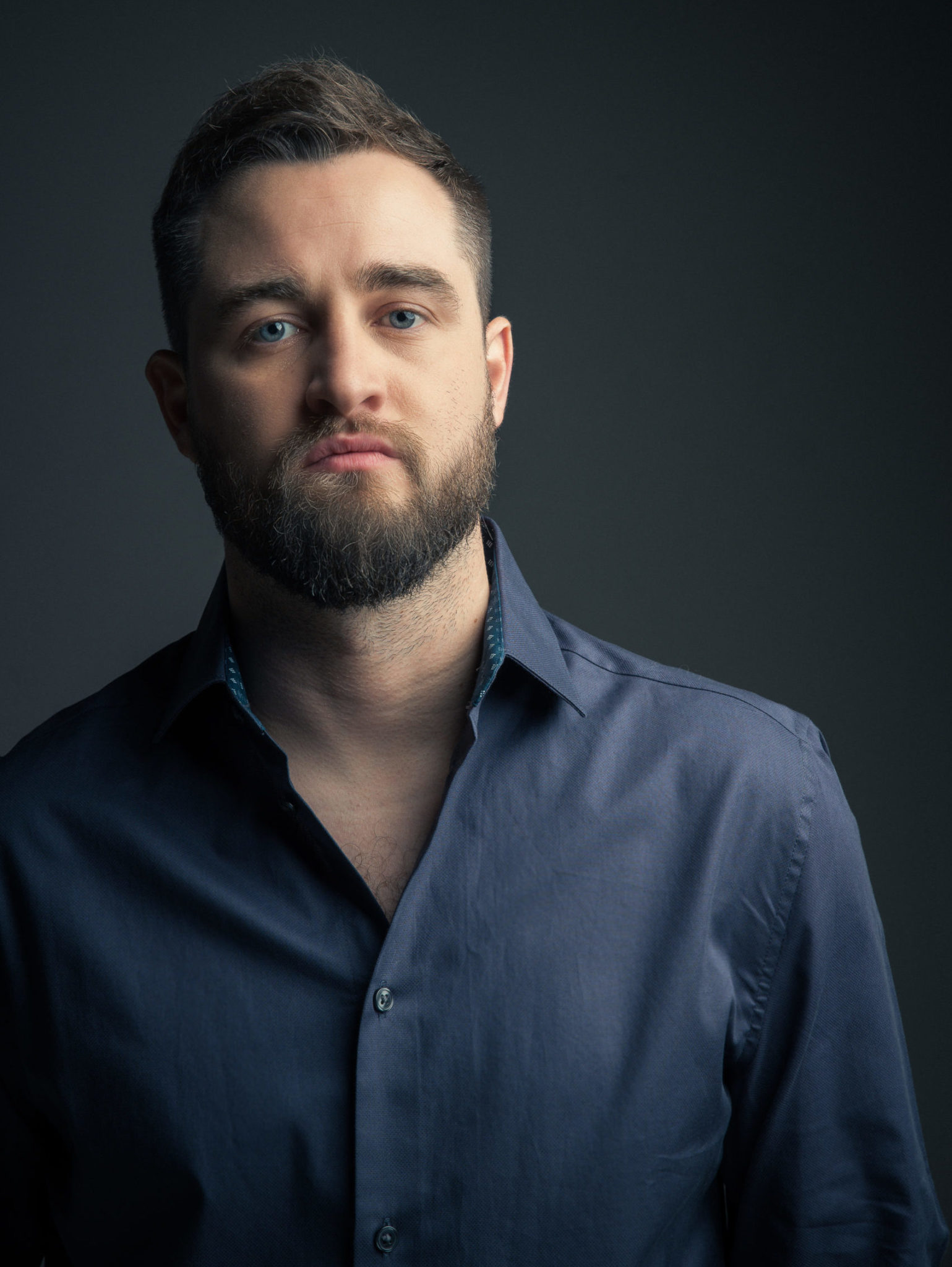 Matija Cvek u najemotivnijoj pesmi "Zalazak" kojom najavljuje skorašnji ...